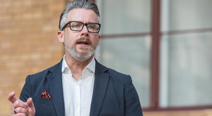 Book Daniel Sieberg | Speaker Agent
