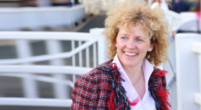 Lucinda Russell Speaker Agent | Hire Keynote Speaker