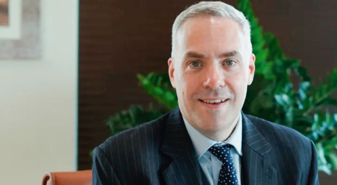 Ewan MacLeod Speaker Agent | Hire Keynote Speaker