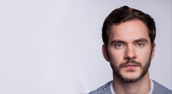 Book Simon Lennon Speaker Agent | Motivational Actor